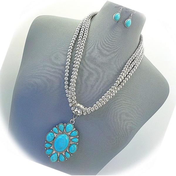 商品名Accessory Turquoise Like Stone Deco Squash Blossom Pendant Triple Beaded String Necklace Pendant Charm Set for Women ...