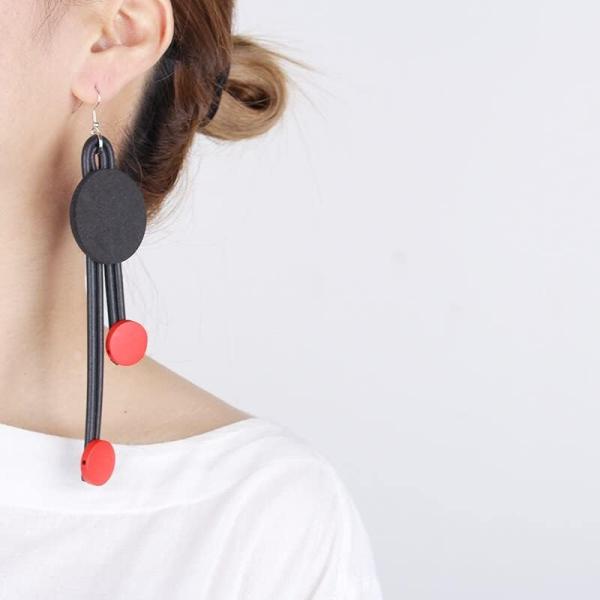 商品名TECOSIA Round Wooden Pendant Earrings For Women Fashion Design Rubber Drop Earring Gothic Jewelry Accessories Girl We...