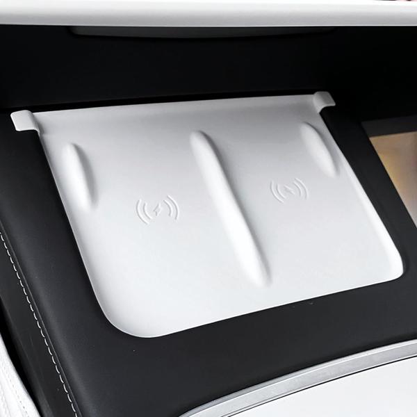 商品名HNCYHX センターコンソールワイヤレス充電マット Tesla Model 3 Model Y 2017-2023用 カーボンファイバーパターン ワイヤレス充電シリカゲルマット 装飾 車内アクセサリー (ホワイト)HNCYHX Ce...