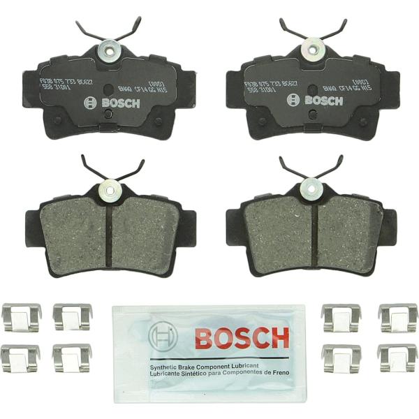 商品名Bosch BC627 QuietCast プレミアムセラミックディスクブレーキパッドセット フォード:1994-2004 Mustang;Panoz:1999-2000 AIV ロードスター、2001-2007 エスペラント リアB...