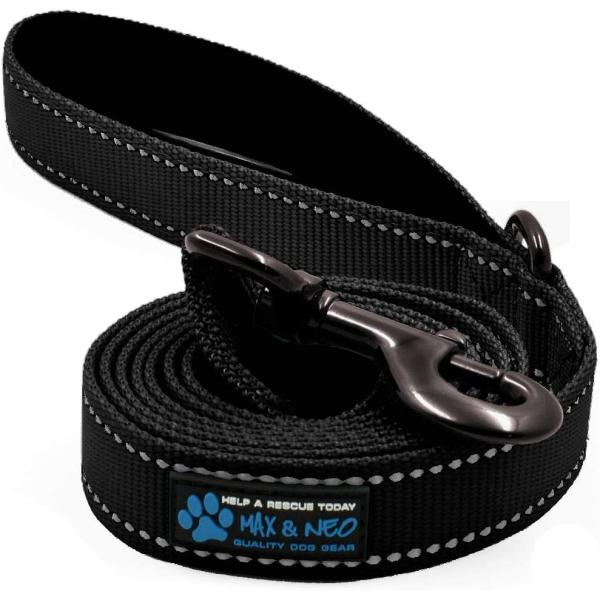 商品名Max and Neo Small Dog Reflective Nylon Dog Leash - We Donate a Leash to a Dog Rescue for Every Leash Sold (Black, 4x5...