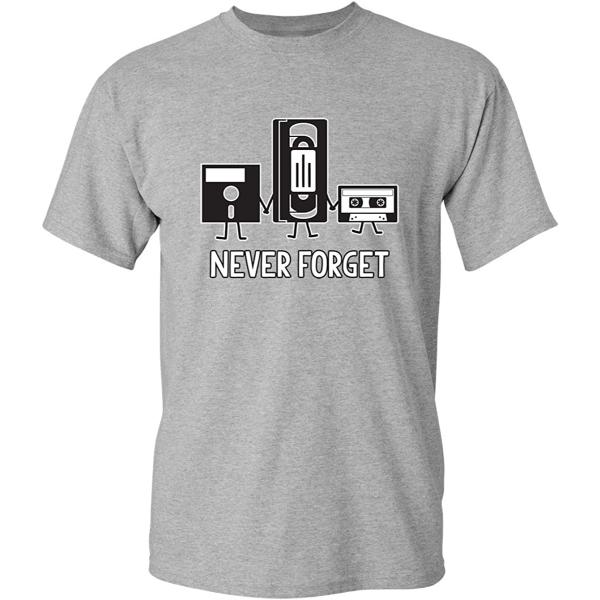 商品名Never Forget レトロヴィンテージカセットテープグラフィックノベルティメンズファニーTシャツ US サイズ: XX-Large カラー: グレーNever Forget Graphic Novelty Sarcastic F...