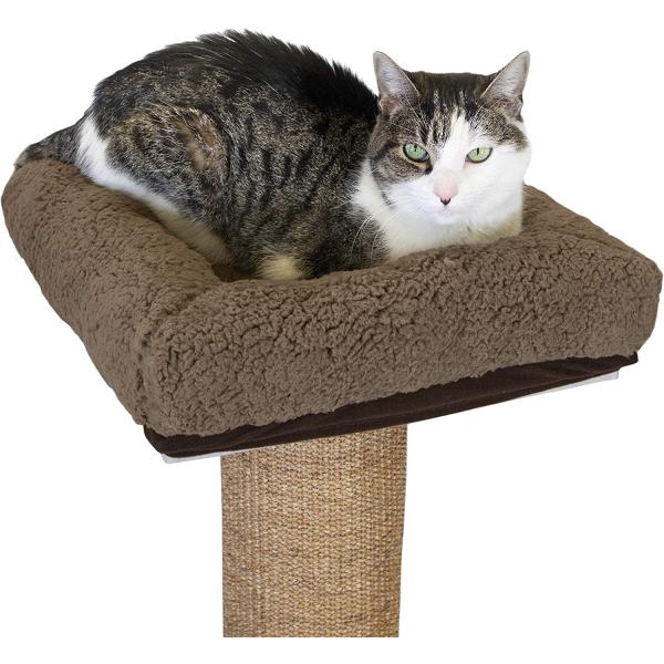 商品名Kitty City Sisal Post Cat Scratchers and Cushionブランド：Kitty City商品サイズ：15 x 15 x 4 Inches高さ：20.8 cm横幅：21.4 cm奥行：38.2 cm...
