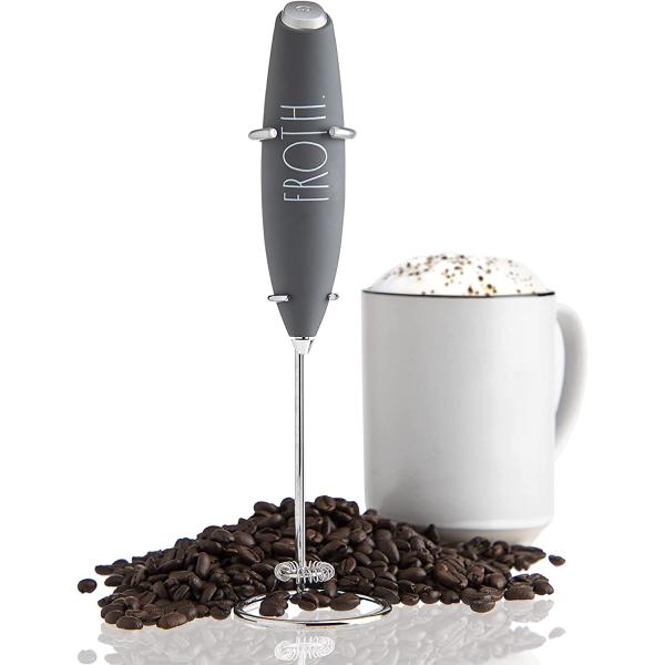 商品名Rae Dunn ミルク泡立て器 ハンドヘルド電動ドリンクミキサー ハンドブレンダー フラッペメーカー ハンドラテメーカー ミルクフォーマー グレーRae Dunn Milk Frother- Handheld Electric Dr...