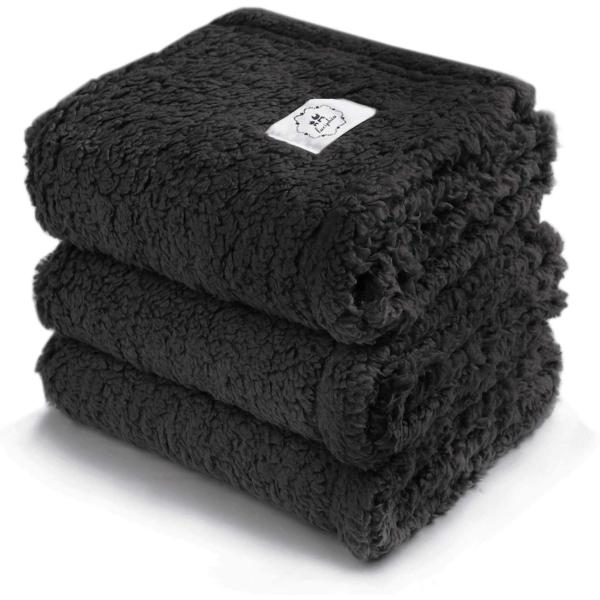 商品名1 Pack 3 Blankets Fluffy Premium Fleece Pet Blanket Soft Sherpa Throw for Dog Puppy Cat Black Small (23x16'')ブランド：Luc...