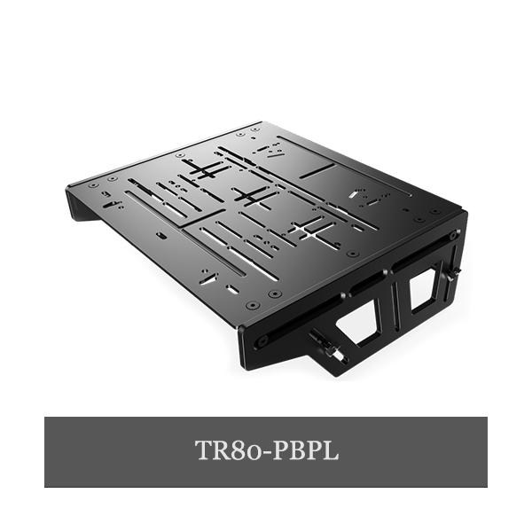 4方向の特許取得済みペダルブラケット（穴あけペダルプレート付きTrak Racer Gen2 ペダルマウントは、高さ160mmのアルミ製シャーシの上にも下にも取り付けることができ、すべての主要ブランドのペダルに対応するための穴があらかじめ開...