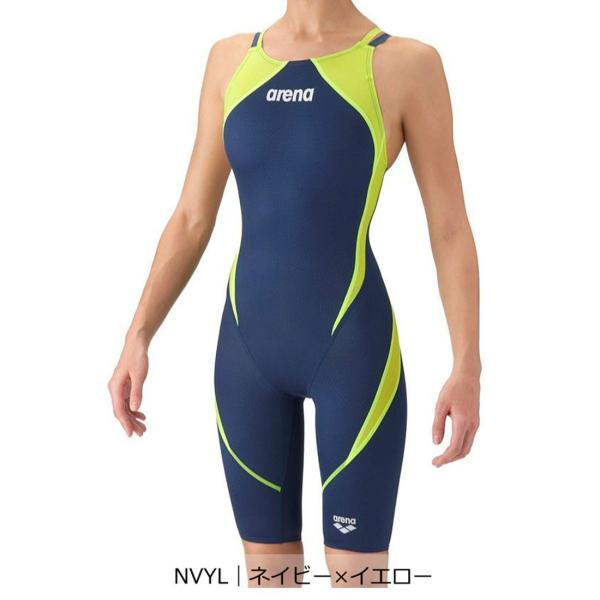 各地域大会に出場するスイマーにお勧めの「AQUA ADVANCED」シリーズの競泳水着。公式大会に出場するために必要なWORLD AQUATICS（世界水泳連盟）承認モデル。ポリウレタンを身体に巻き付く横方向に配置した素材「AQUA XTR...