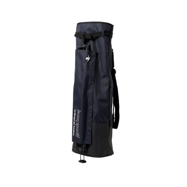 自転車で練習場に向かうなど、タウンユースでの使いやすさを重視したバックパッククラブケースに自立スタンドを追加してアップデート。スタンドを追加することでクラブの持ち運びやすさはそのままに、従来のスタンドクラブケースのような床置きが可能。アウト...