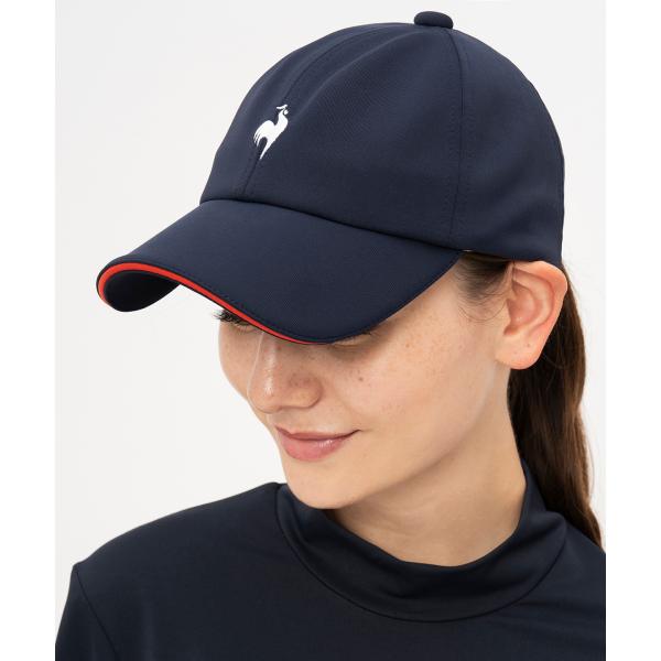 ■デザイン・機能フランスの象徴であるエッフェル塔を感じるデザインが最大のポイント。トリコロールテープをクロスにデザインし、3つあるクロスの隙間からは高い位置から低い位置まで好きな位置でポニーテールを出すことができ、様々なヘアスタイルを楽しむ...