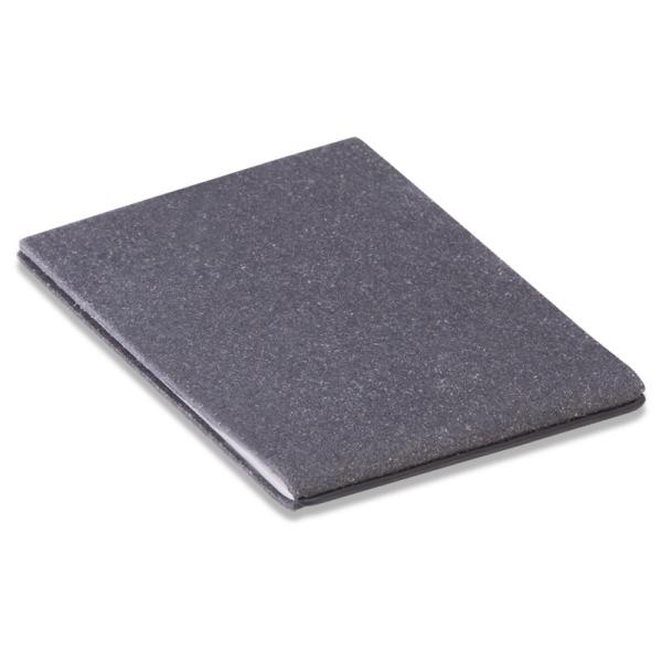 ■ドイツ製■A7サイズ   　閉じたサイズ：7.4x10.2x1cm　開いたサイズ：7.4x21cm　用紙サイズ：7.2x9.2cm■重さ：約40g■カバー素材：牛革の繊維から作られたリサイクルレザー■ゴムバンド×1、1冊のみセット可能■無...