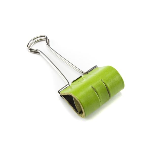 ■ドイツ製■イタリア産のスムースレザー使用■幅40mm　長さ約95mm　厚さ約20mm　挟める高さ18mm　　X17ノートブック、X47STEELのA5、A6サイズの3冊まで対応　(A7サイズには大きすぎるため適していません。)■ペンホルダ...