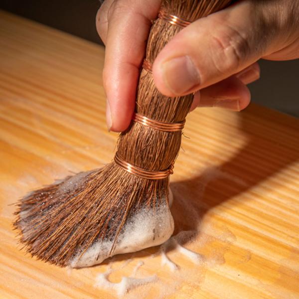 Broom Craft 棕櫚キッチンブラシカレーを作った後など油がこびりついた食器やフライパンを洗う時に、スポンジが汚れてしまい次に洗うグラスやお皿が油でベトベトになった経験はございませんか？これ一本あれば、先に油汚れを落としその後にお手持...