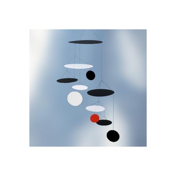 長い北欧の冬、室内で過ごすことの多い地域で生まれたモビール。子供の知育玩具としても発達をとげ、多くの家庭でさまざまなモビールが愛用されています。モビールはゆらゆら揺れて、ゆったりとした時間を紡ぎだしてくれる癒し効果もあります。UFOモビール...