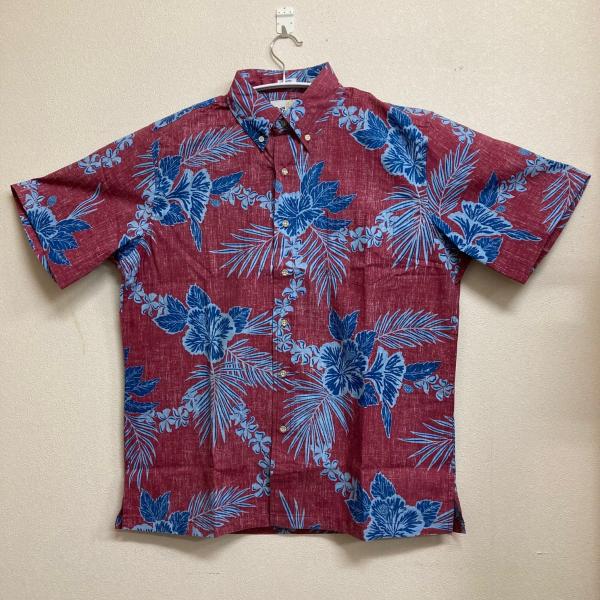 レインスプーナーの新柄の MOONLIGHT LEI （ムーンライトレイ） と定番生地のサラッと爽快なSpooner Kloth（スプーナークロス）にボタンダウン襟がシンボル的なデザインです。プルメリアの花を糸でつないだ首飾り(レイ）とハイ...