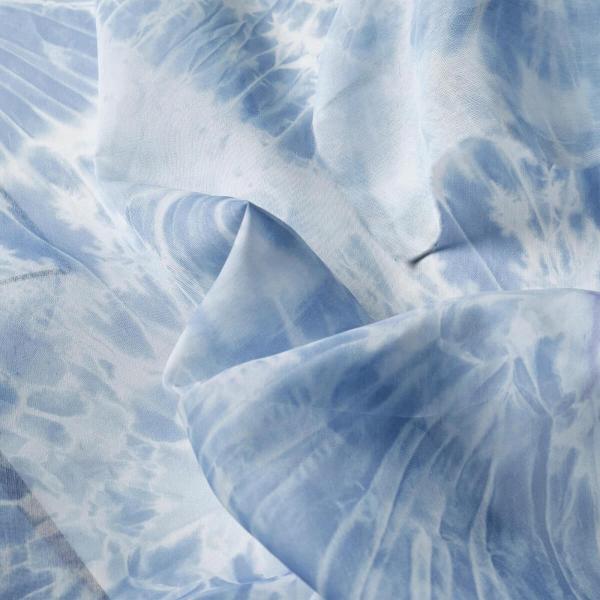 絞り染めで作ったデザインをレース生地に軽やかにプリントしました。水を使わず環境に優しくプリントしています。ブルーグレー色の糸で生地の周囲をパイピングしています。こちらのページはラフカーテン生地サンプル申込となります。【サンプル手配の注意点】...