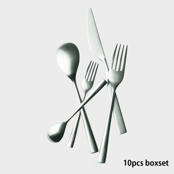 【ショップレビュー投稿大募集！】デザイナー : graf/グラフセット内容 : ディナーナイフ×2、ディナーフォーク×2、ディナースプーン×2、ケーキフォーク×2、ティースプーン×2寸法（カトラリー） : ディナーナイフ（207mm/54g...