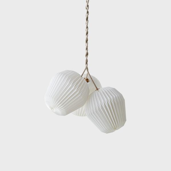 ブランド : LE KLINT｜レクリント（Denmark）デザイナー : Sinja Svarrer Damkjaer｜センヤ・スヴァー・ダムケアサイズ : W400mm×H400mm全長 : 1850mm※コードを編み込んでいるため、全...