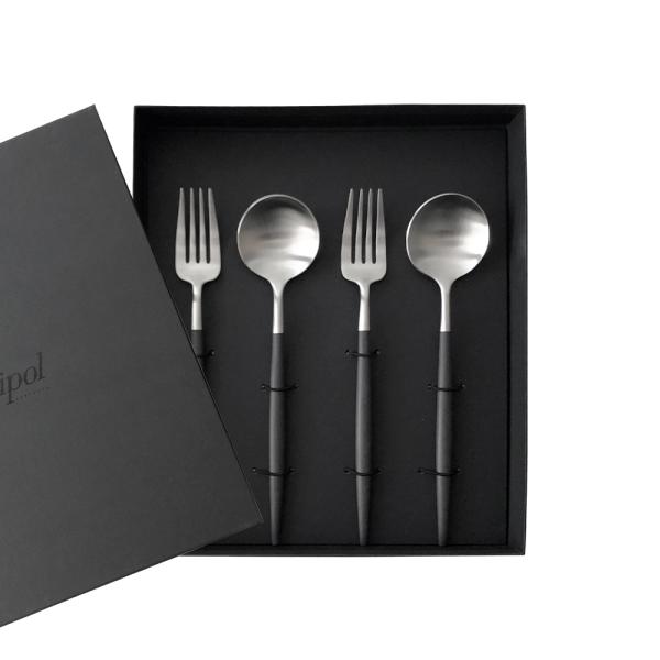 【ショップレビュー投稿大募集！】ブランド : Cutipol(Portugal)セット内容 : テーブルスプーン×2、ディナーフォーク×2 (Cutipolオリジナルボックス入り)サイズ : テーブルスプーン/210 mmディナーフォーク/...