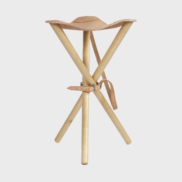 【ショップレビュー投稿大募集！】寸法：W33×D30×H50（SH47）cm  重さ：1100g 素材：革, ブナ材, ウレタン塗装  made in Denmark(GREENHOLT / 旧ブランド名Normark)ハンティングチェア ...