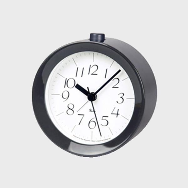 【ショップレビュー投稿大募集！】デザイナー : Riki Watanabe 渡辺力サイズ : W110×D56×H115mm素材 : ブナ、ABS樹脂、硝子重量 : 240gムーブメント : スイープアラームムーブメント仕様・機能 : スヌ...