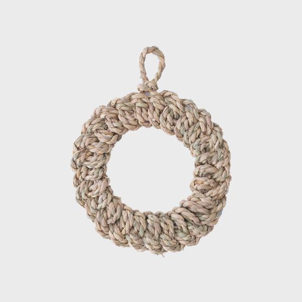 ブランド : wara design laboratoryデザイナー : Yurii Kasaoサイズ : 約φ14cm素材 : 藁、籐生産国 : made in japan(Miyagi)■ご購入前に商品説明文内に記載の注意喚起を必ずご確...