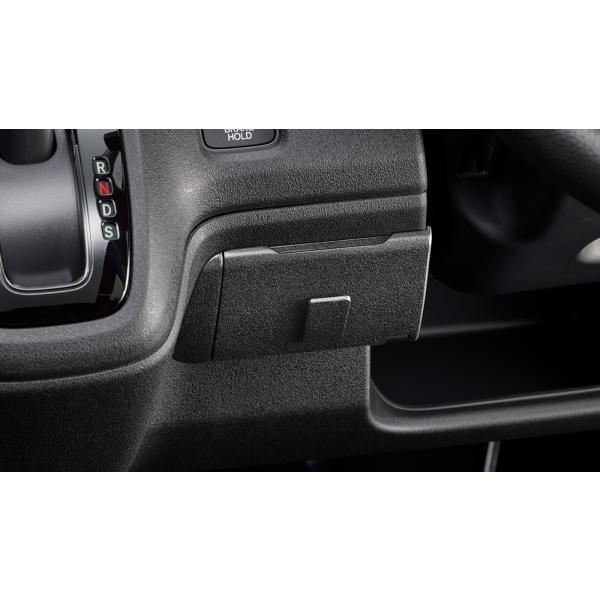 ETCカバーN-BOX CUSTOM用参考情報チケットクリップ付ETC車載器を隠して運転席周りをスッキリとした見た目に。取付位置：ドライバーロアーカバー部Honda純正用品ではございません。※フタを閉じた状態ではETC車載器のインジケーター...