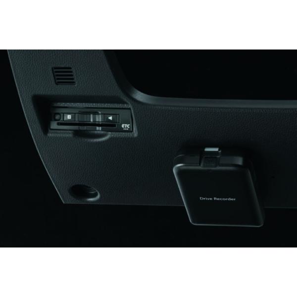 参考情報ナビゲーション連動機能付　本体取付位置：インパネアンダー（ステアリング左下部）アンテナ取付位置：フロントガラス上部インストルメントパネルにすっきりスマートに収まるビルトインタイプ。対応ナビと接続することで、ご利用料金や履歴をナビゲー...