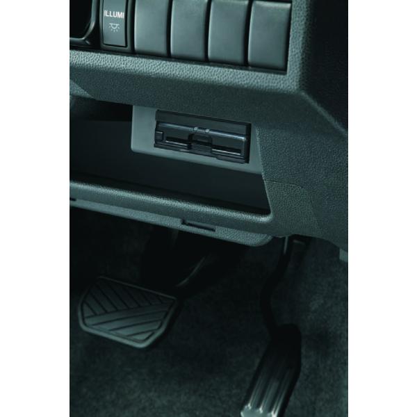 参考情報音声タイプナビゲーション接続ケーブル同梱 本体取付位置：インパネアンダー　アンテナ取付位置：フロントガラス上部※ETC2.0車載器単体ではご利用にはなれません。対応ナビセットと組み合せてご使用ください。 ※ナビゲーション接続には、接...