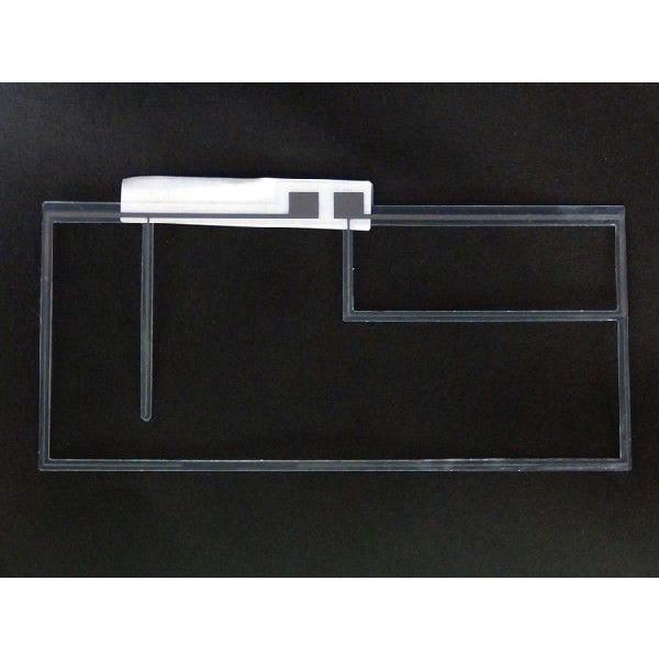 品名 フィルムアンテナ補修用／車載ワンセグ・地デジ用 AD-400F  適合車種 ケーブル側の給電部間3ｍｍ〜10ｍｍまでサイズ　 117×53ｍｍ　（給電部分のサイズ　画像参照）特徴 地デジ・ワンセグ用フィルムアンテナ補修用 備考 ※サイ...