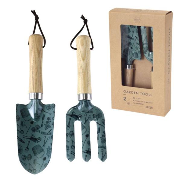 スコップ&amp;フォーク2点セット。スコップは植え付けや植え替えに、フォークは土をほぐしたり雑草を抜いたり、園芸にまつわる様々なシーンの必需品。ハンドル部分も中央にかけてくぼんだ形状と角度にこだわり、握りやすいのがポイントです。フックなど...