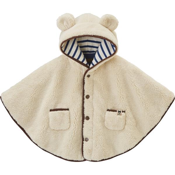 シープボアフリース素材の防寒マント。軽量で保温性に優れ、肌触りの気持ち良さが特徴です。ねんねの時期はひざ掛けやおくるみとして使えて、首がすわったらケープとして手軽に着用できます。●フリーサイズ（身長70〜90ｃｍ）●（表地・中綿）ポリエステ...