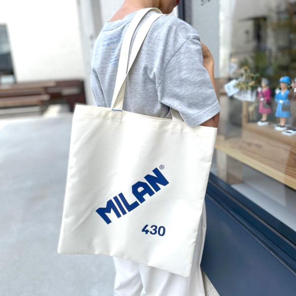 スペインの文具メーカーMILANの1918シリーズのトートバッグ。1918年からスペインの自社工場で今も製造されているMILAN消しゴムからインスピレーションを得たデザインです。太い補強糸を一定間隔でクロスパッチ状に織り上げる特殊な技法を用...