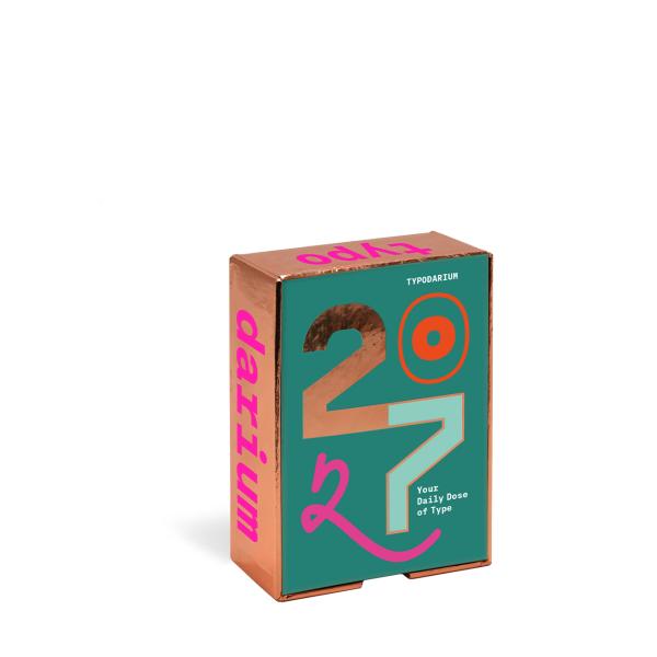 Typodarium/タイポダリウムは、ドイツの出版社〈Verlag Hermann Schmidt Mainz〉が毎年出している日めくりカレンダー。世界中のフォントを使用し、365日全て違うフォントでデザインされています。各裏面には、使用...