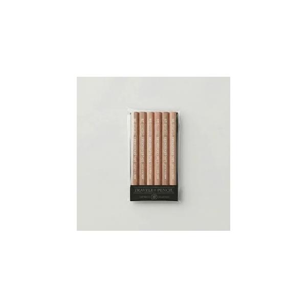 韓国発の文具ブランド「LOG STATIONERY」オリジナルのミニ鉛筆。同ブランドの「ペンシルエクステンダーEX-8013」のリフィルとしてどうぞ。自然な木目とほのかな香りが感じられ、柔らかな筆記体験を体感できます。サイズ:87×7.5m...