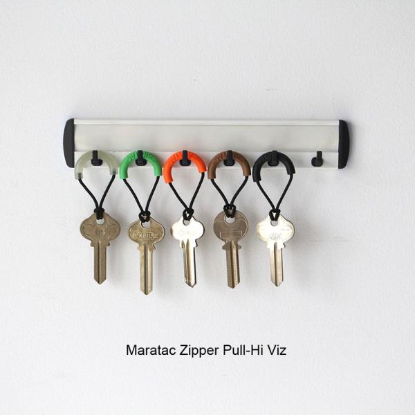 ファスナーヘッドに通すことでジッパーを開閉しやすくしてくれるジッパープル。同色3個セット。スタイルや好みに合わせて選べる5色展開。『Clear glow』は蓄光素材を使用したタイプ。ループが大きく開くため、手袋をしていても容易にジッパーを操...