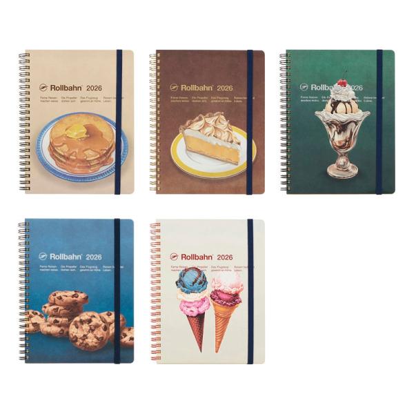 【発売日：2025年09月10日】アメリカで愛されているデザートを重みのあるタッチで描いた「アメリカンスイーツ」のロルバーンダイアリー。本品はPPポケットにA4書類を二つ折りで収入可能なA5サイズです。中面は、見開きの月間カレンダーとメモペ...