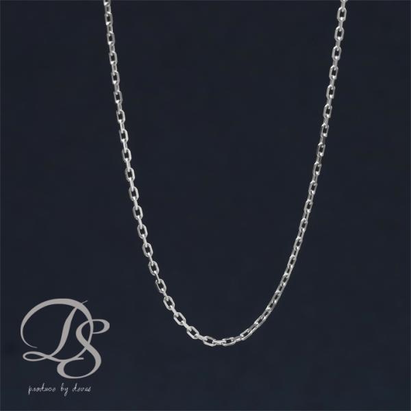 バランスの良さが特徴のあずきチェーン1.3mm幅はレディース・メンズを問わず人気のデザイン。程よい太さのPT850チェーンネックレスは、小さめ大きめ問わずペンダントとの相性も良いです。デザイン自体がシンプルな形状である為、とにかく使い勝手の...