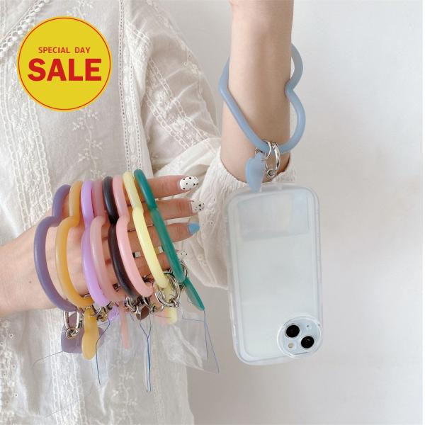 特徴:スマートフォンケースに挟むだけでリングストラップに！手首や腕に掛けれる便利なシリコンストラップが登場。iPhoneケースやアンドロイドスマホケースなど、取付簡単♪形状があえば様々なスマートフォンに対応しています。カラバリも豊富でお好き...