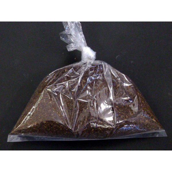 ◎通常のマットでは死亡率が高く羽化まで数年かかる　マルバネ幼虫の常識を払拭してくれます。順調にい　けば割出から約1年位でマユを造り始めます。但し　マルバネは前蛹期が長い為どんなに最短でも羽化まで　約2年近くかかります。マルバネ幼虫のマットは...