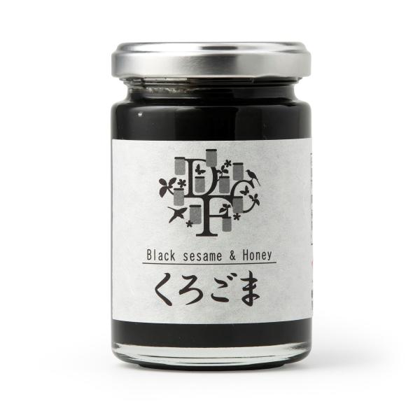 ■商品情報●商品名：くろごま●名称：くろごまペースト●原材料名：黒ごま、三温糖、はちみつ、食塩●内容量：１４５ｇ●賞味期限：製造日より365日●保存方法：直射日光を避けて常温保存して下さい。●製造者：デイリーフーズ株式会社　長野工場●栄養成...