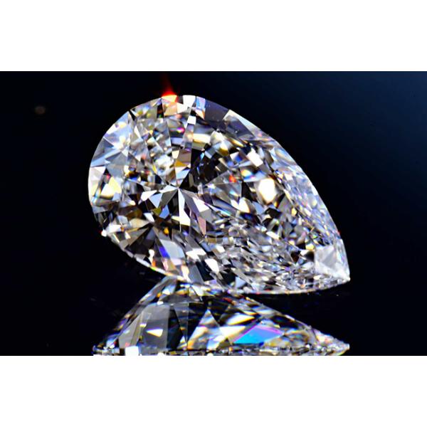 「ある種のブランドだよ、とディーラー間では言われるDカラーインターナリーフローレス、VVS1よちさらに上。0.5カラット、ペンダントでよく出るカラットやっと、研摩された！」急いで仕入れました！嬉しいポイント１、形。ペアシェイプカットダイヤさ...