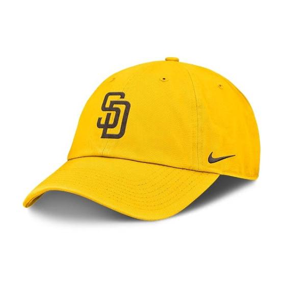 ※モニターの発色の具合によって実際のものと色が異なる場合があります。NIKEのMLB公式ライセンスキャップ。サンディエゴ・パドレスのチームロゴをフロントに配置したデザイン。鮮やかなAmarilloカラーが映え、スポーツ観戦から普段使いまで幅...