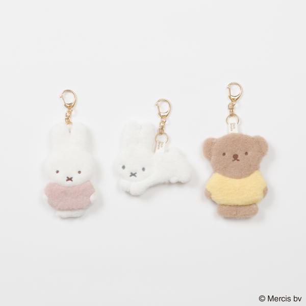 サイズ:W55〜88×H89.5〜106mmカニカン付きでバッグのハンドルやストラップに付けておたのしみいただけます。