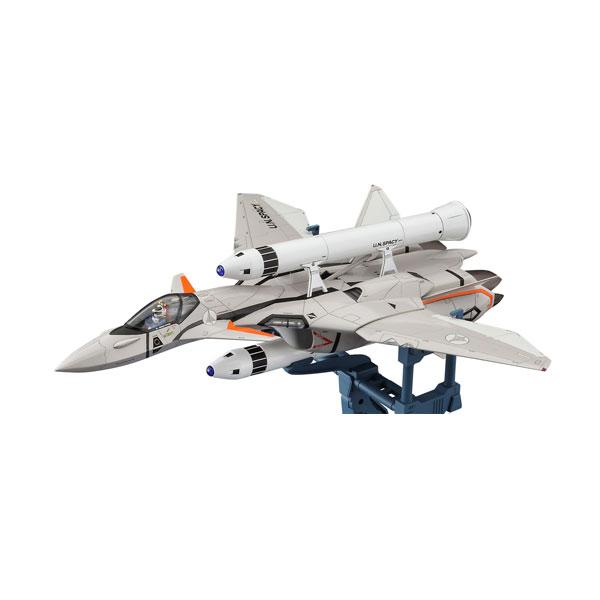 ハセガワ 1/72 VF-11B サンダーボルト w/ロケットブースター “マクロスプラス”プラモデル 65891 ロケットブースターを装着した、チェイス機をキット化！OVA「マクロスプラス」より、機体の上下面にロケットブースターを装着した...