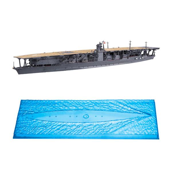 フジミ 1/700 日本海軍航空母艦 赤城 プラモデル 波シリーズ(スナップ仕様) No.8 完成後は簡単かつリアルに航行姿を表現できる海面ステージを含んだ波シリーズに赤城が登場！！■製品は昭和16年12月の真珠湾攻撃(開戦時)の姿をモチー...