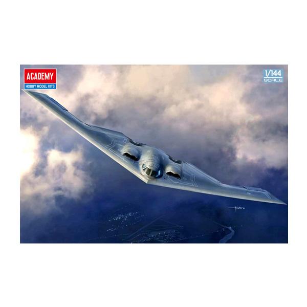 アカデミー 1/144 B-2A スピリット 戦略爆撃機 プラモデル 12645 アメリカ空軍のステルス戦略爆撃機B-2A スピリットが1/144スケール完全新金型で登場します。製品はステルス性を最重視して全翼型となった機体のフォルム、各部...