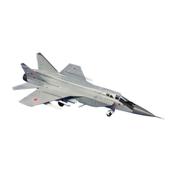 HMA 1/144 FOX HOUND プラモデル MiG-31 4年前に発売した1/144 MiG-31フォックスハウンド再販！細部までこだわり抜いた造形を精密キットにしました。144とは思えないサイズで作り応え抜群のキットです。スチロー...