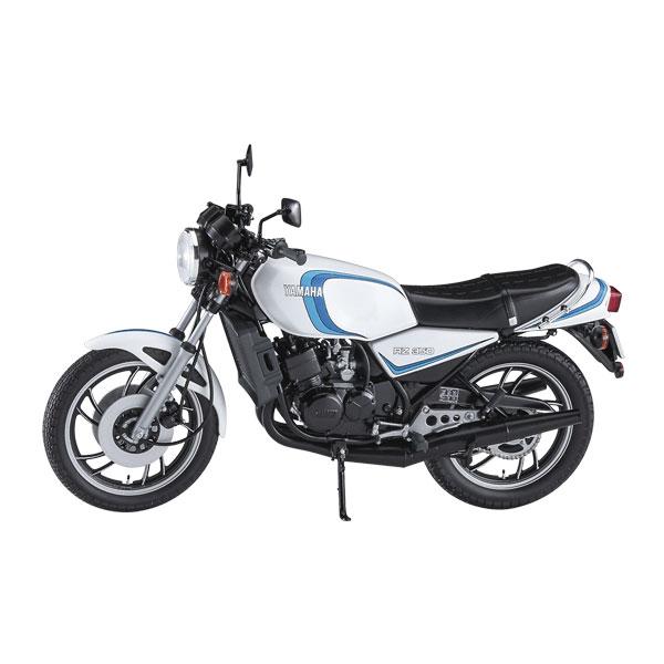ハセガワ 1/12 ヤマハ RZ350 (4U0) (1981) プラモデル BK15 「ナナハンキラー」と呼ばれた350cc 2ストローク・スポーツタンクのパーツカラーはホワイト。ヘッドライトの鏡面、ミラー等がメッキパーツです。【追加プラ...