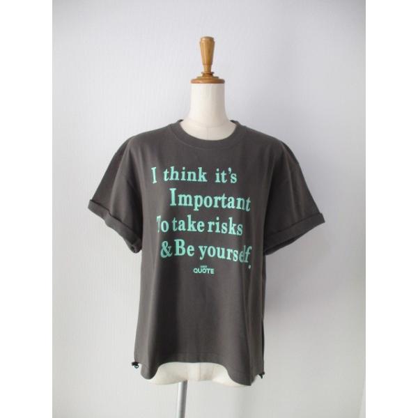 ブティックオーディナリー Boutique Ordinary Spindle Detail Typo T-shirt BO26-521T程よい肉感としなやかな風合いが特徴のTシャツです。フロントのロゴがどこか大人っぽい雰囲気で本体との配色が...