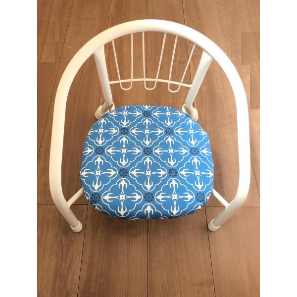 ■フレームは4色から選べます。グレージュ・ホワイト・ピンク・サックスブルー※ベージュ・ブラウン・グリーンは完売しました■鳴き笛の「あり／なし」を選べます。■防水加工で安心・お手入れが楽♪　食べこぼしや飲み物の汚れもさっと拭き取れる防水加工仕...